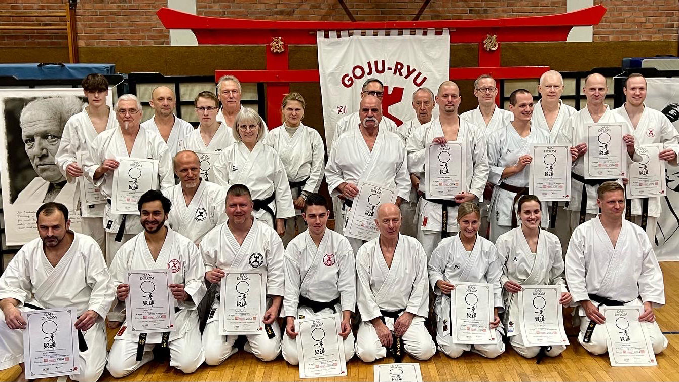 Ulrich Kadell besteht Prüfung zum 1. Dan - Karate Dojo des TuS St ...